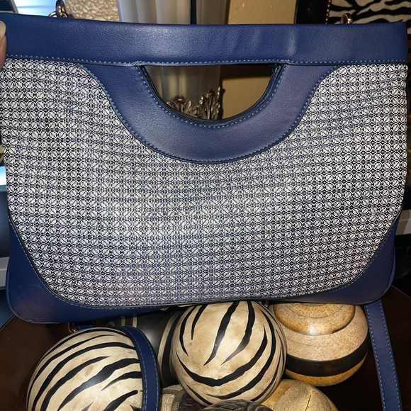 mia k collection | Bags | Nwot Mia K Collection Can Be Used With Or ...